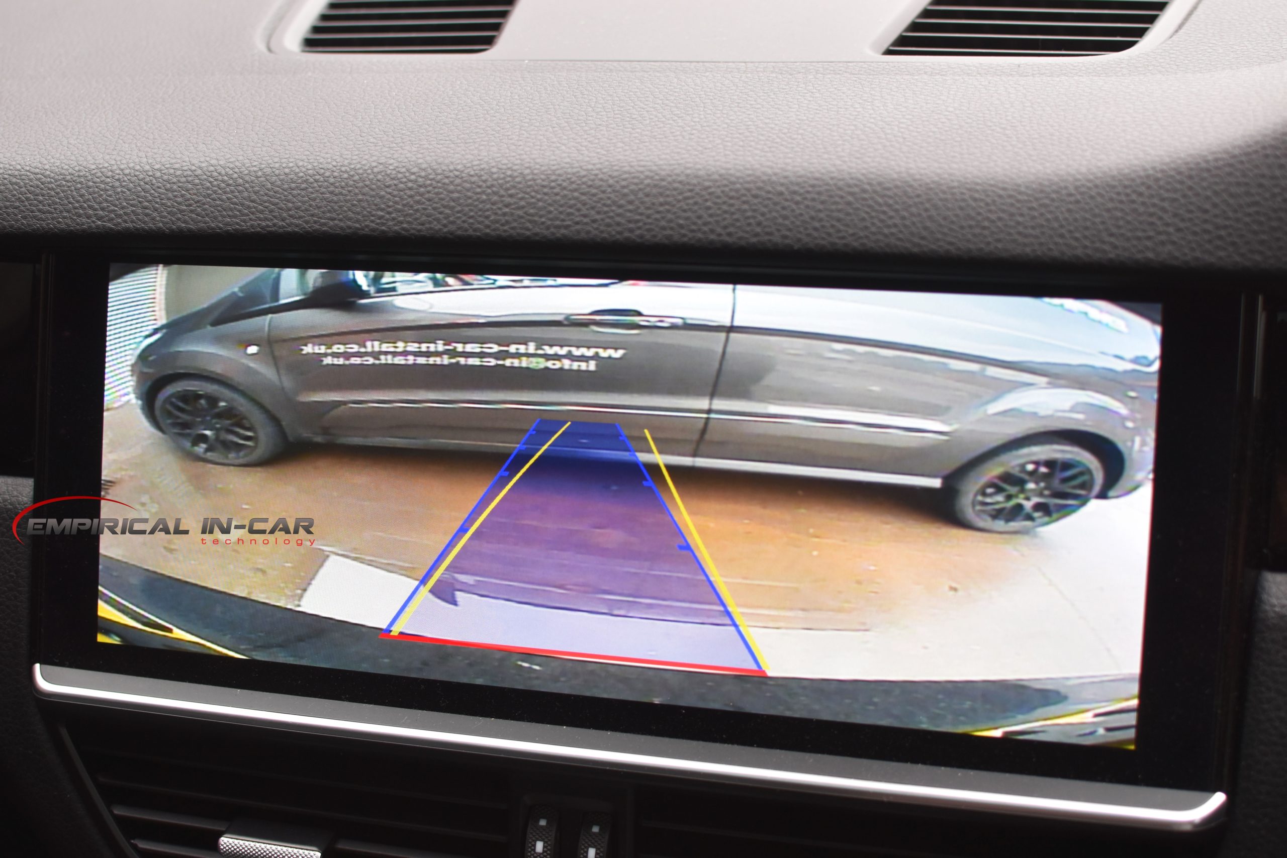 Porsche Cayenne PCM5 - Reverse Reversing Camera Kit